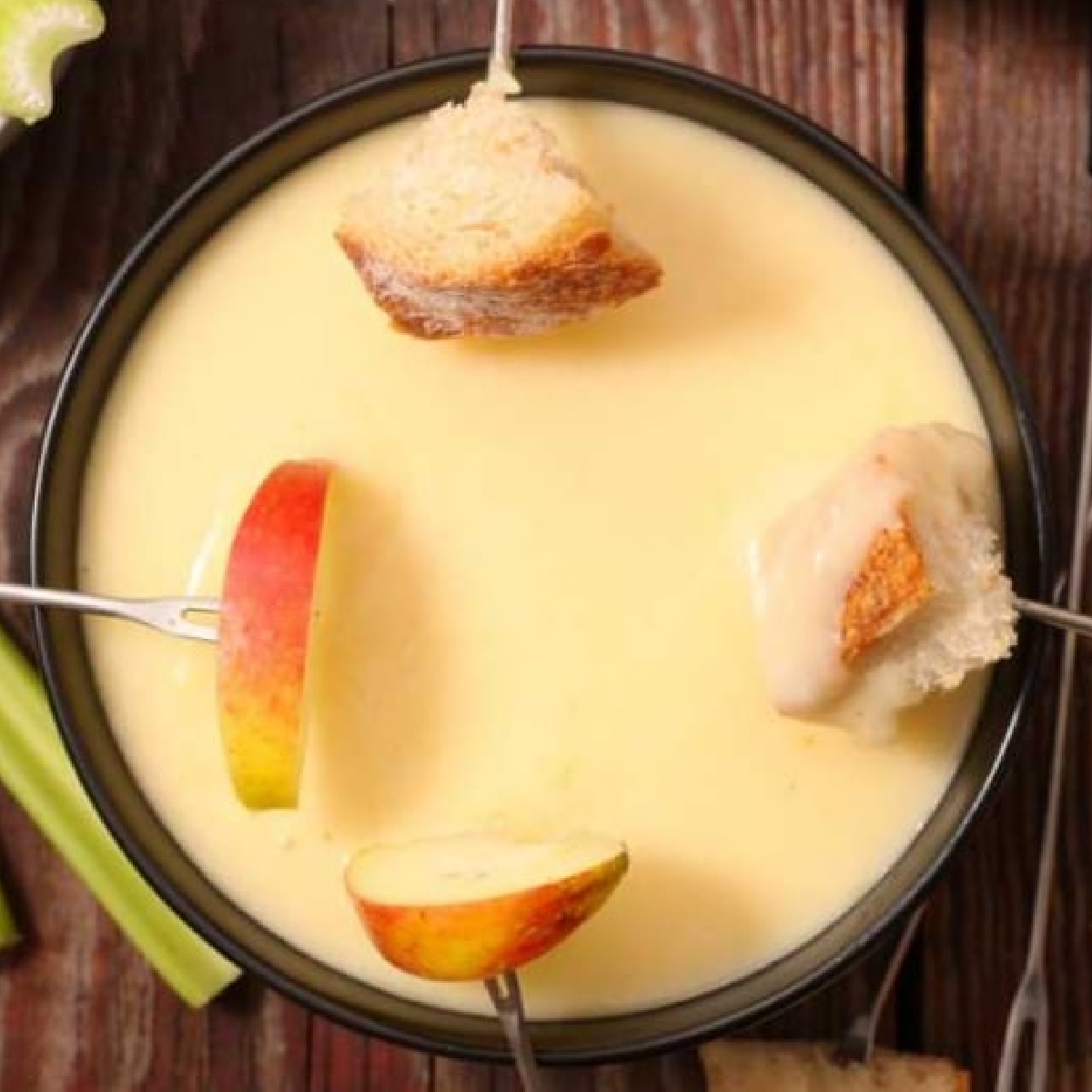 Best Cheese for Fondue: Top 10 Cheeses - The Instant Pot Table